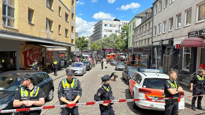 Mand Såret Efter At Have Truet Tysk Politi Med økse I Hamborg | Nyheder 