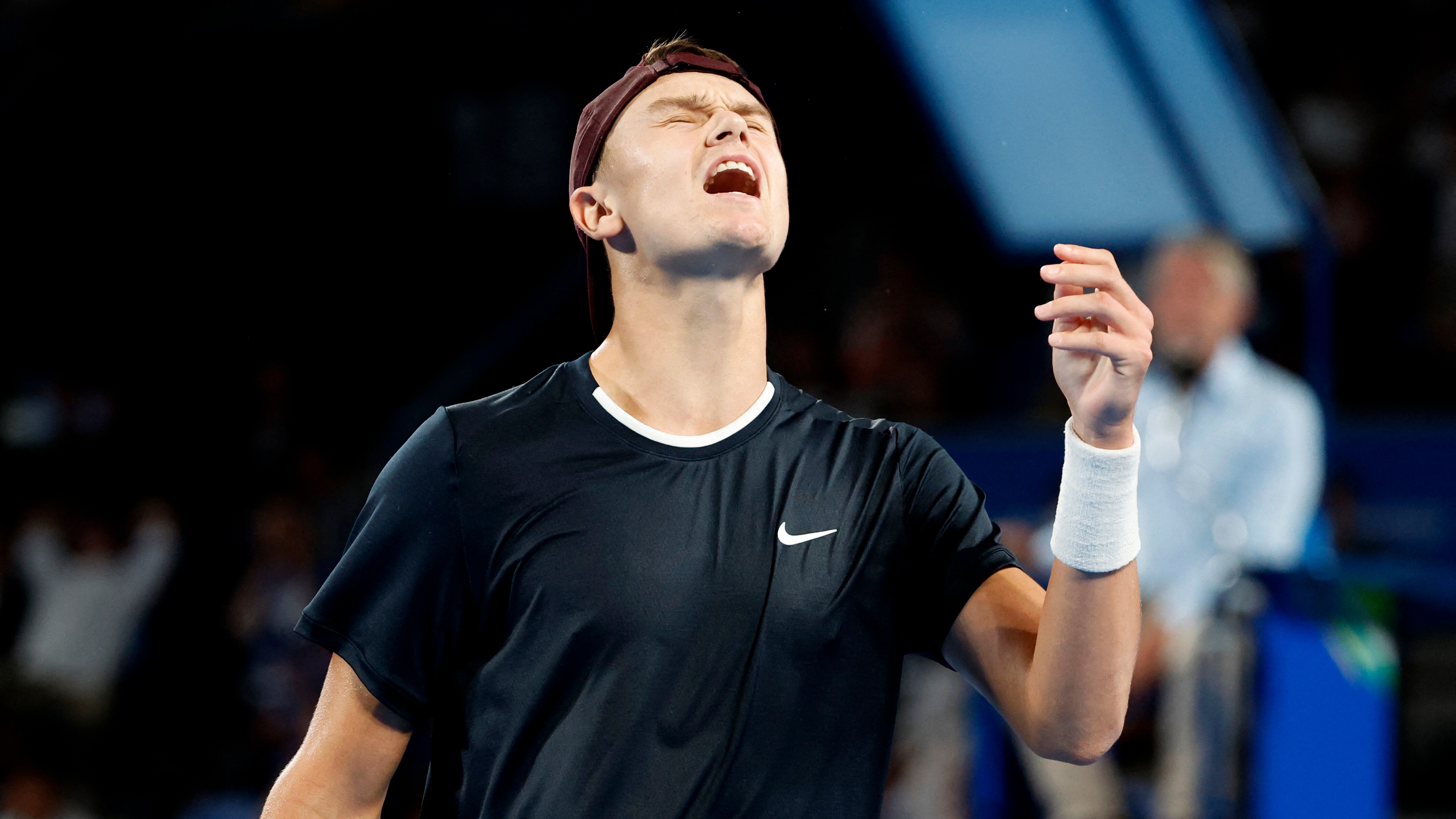Holger Rune taber semifinale efter to tætte tiebreaks i Tokyo | Tennis | DR