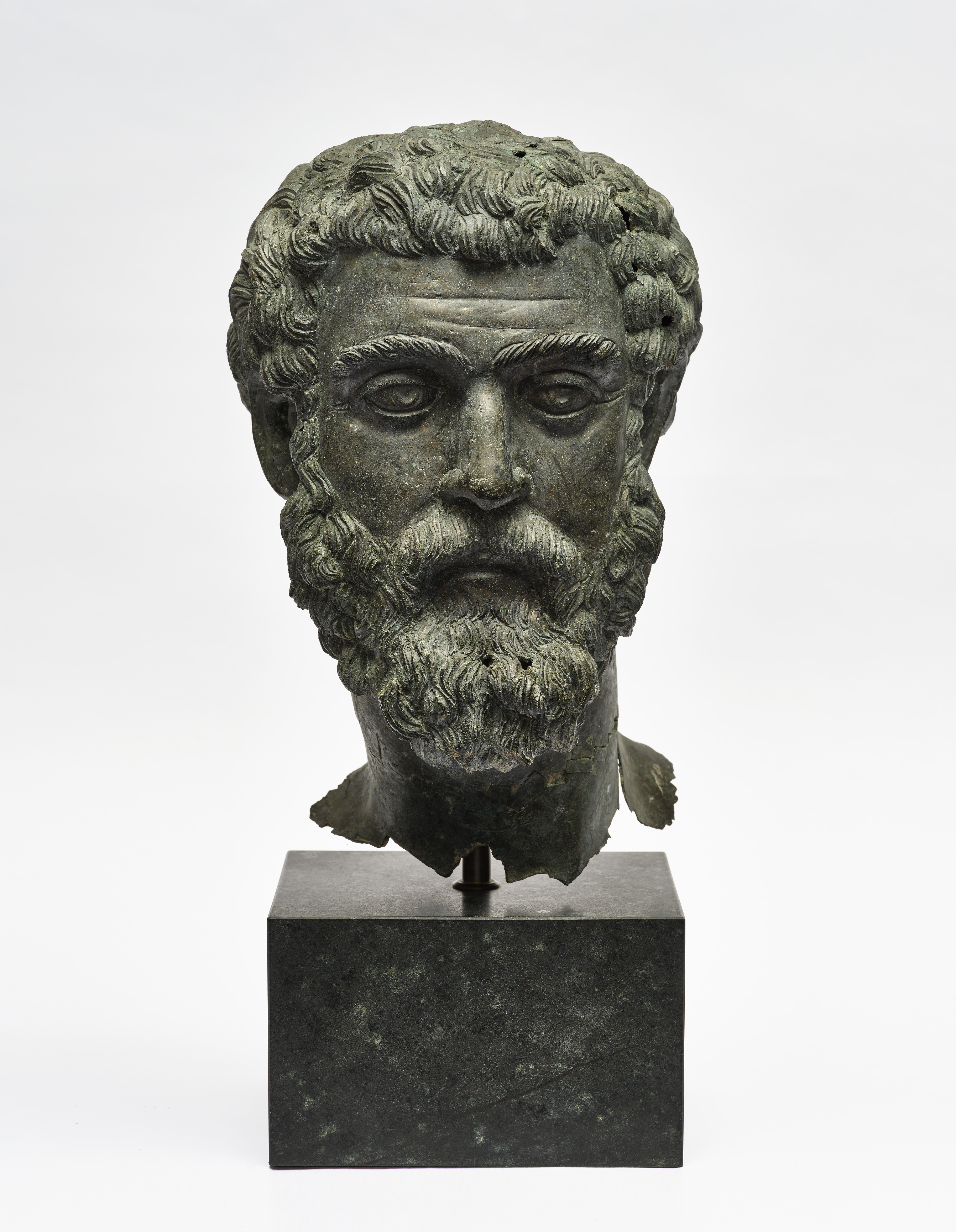 Glyptoteket sender ulovligt solgt skulptur hjem til Tyrkiet | Nyheder | DR Glyptoteket sender ulovligt solgt skulptur hjem til Tyrkiet | Nyheder | DR