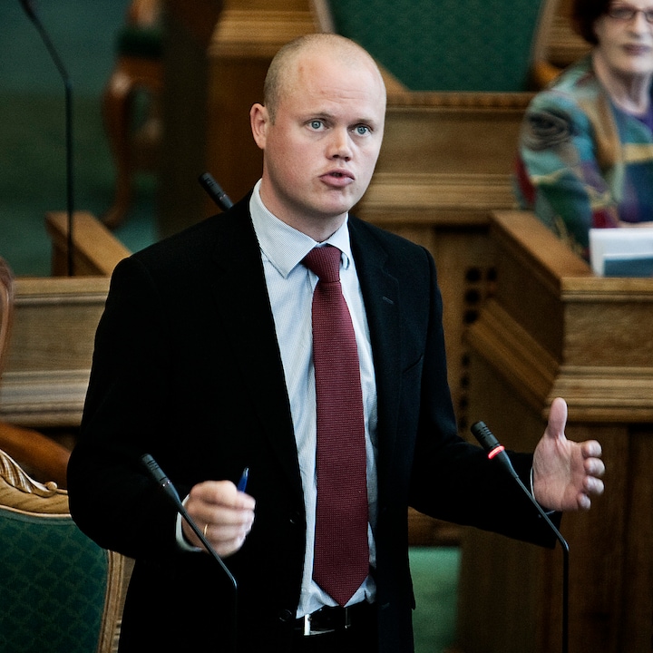 Tidligere skatte- og forsvarsminister Peter Christensen er død ...