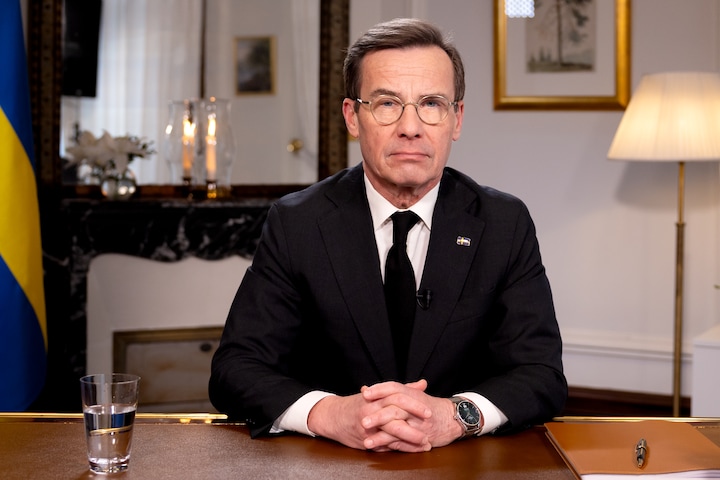 Statsminister Ulf Kristersson: Hele Sverige bærer sorgen sammen med jer ...