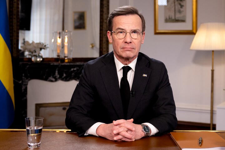 Statsminister Ulf Kristersson: Hele Sverige bærer sorgen sammen med jer ...