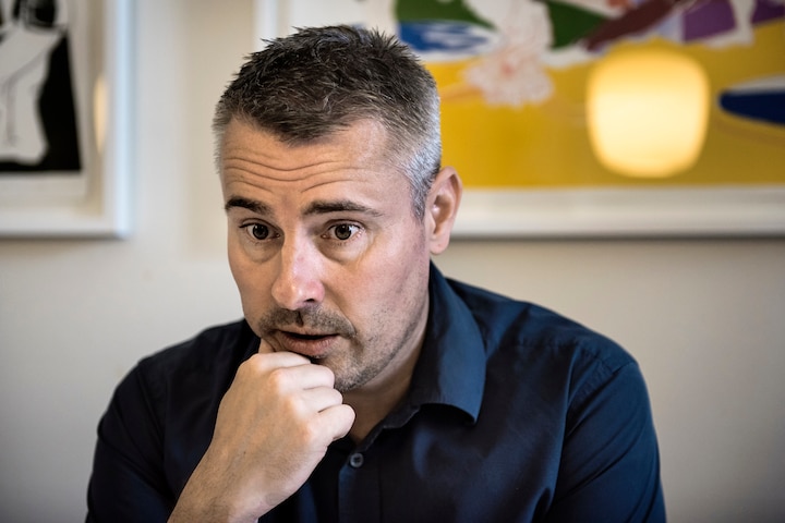 PORTRÆT: Hvem er Henrik Sass Larsen? | Politik | DR