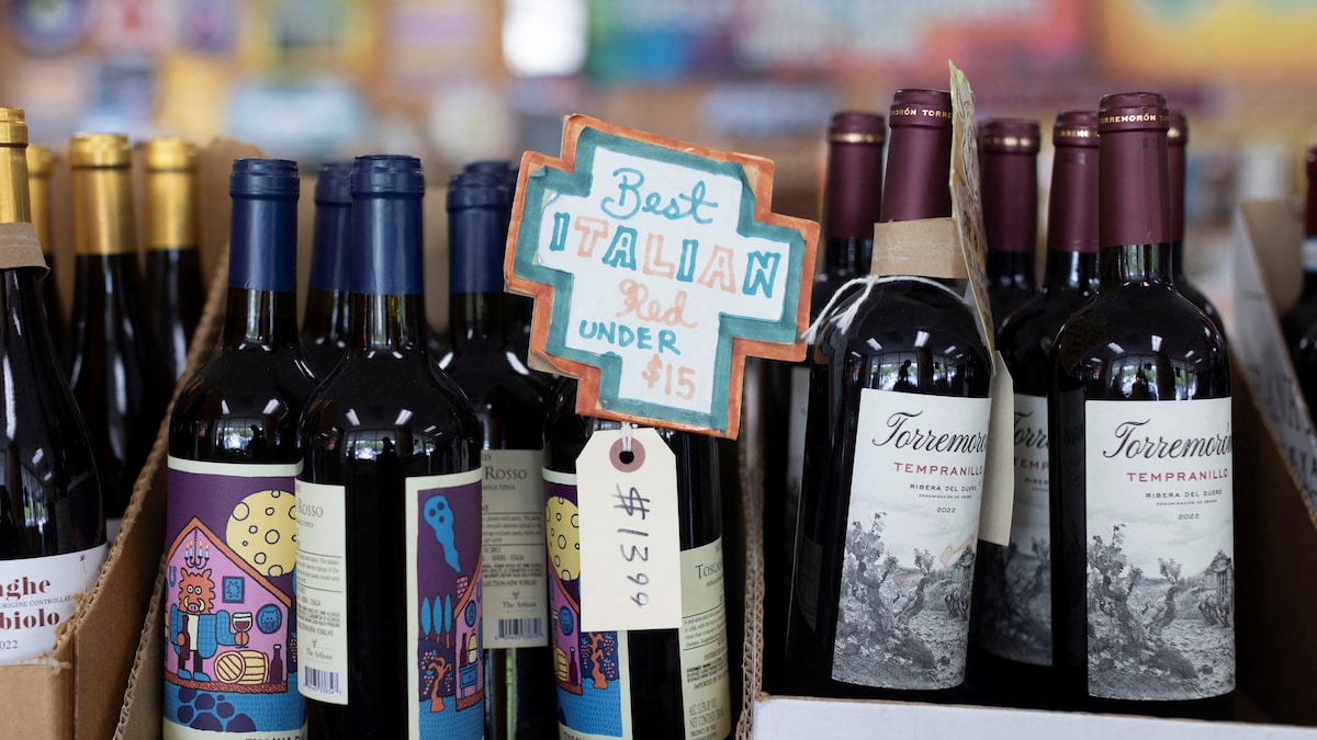 Verdenssituationen kan give lyst til et godt glas vin: Men flaskerne og ...