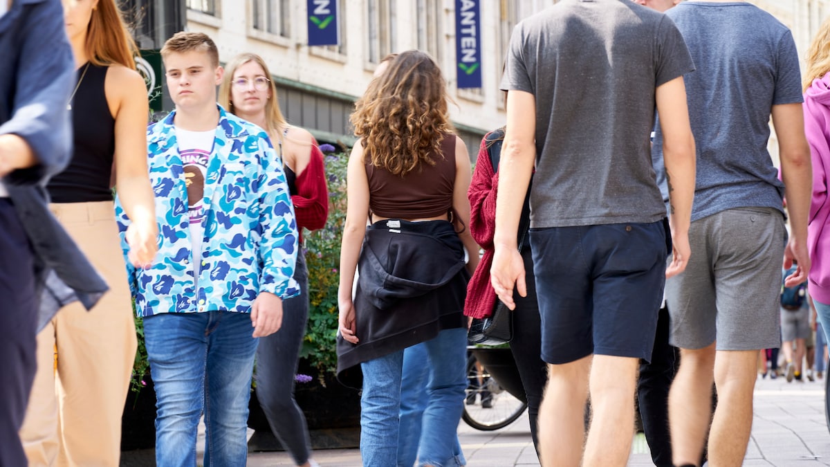 'Børnebande' brugte peberspray og knive til at stjæle mærketøj ved ...