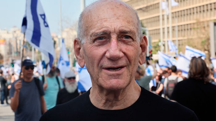 Tidligere israelsk premierminister mener, hans land begår ...