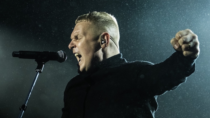 Hovednavn trodsede regn og leverede den største koncert nogensinde på ...