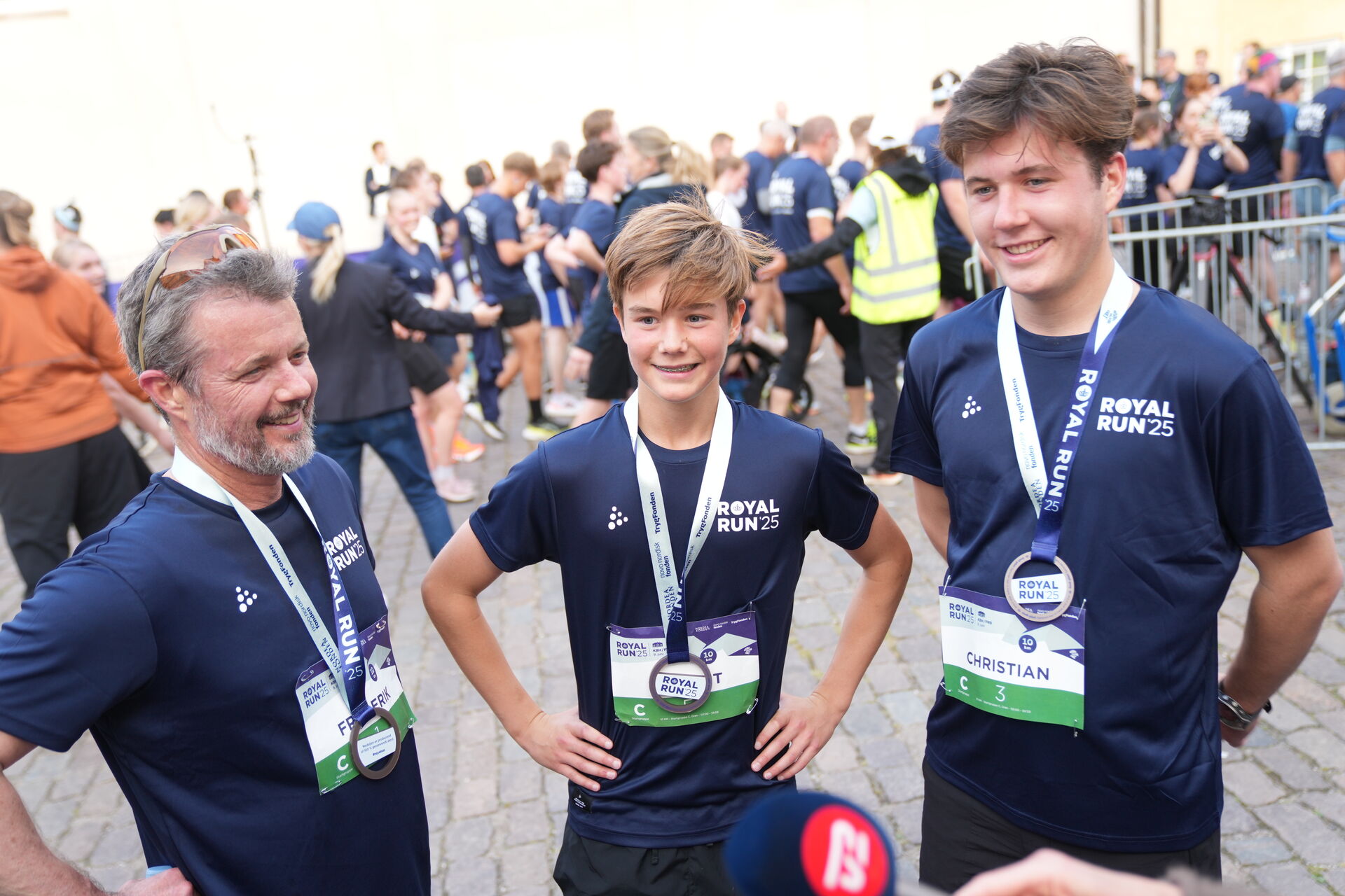 Prinser løber fra kong Frederik i Royal Runs sidste løb | Indland | DR