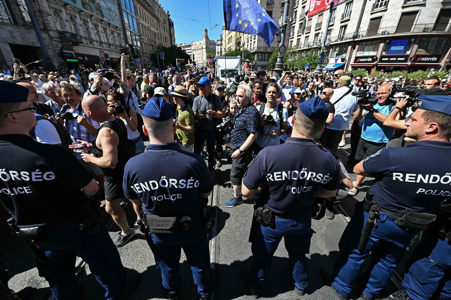 To personer sigtet for kloak-drab | Nyheder | DR