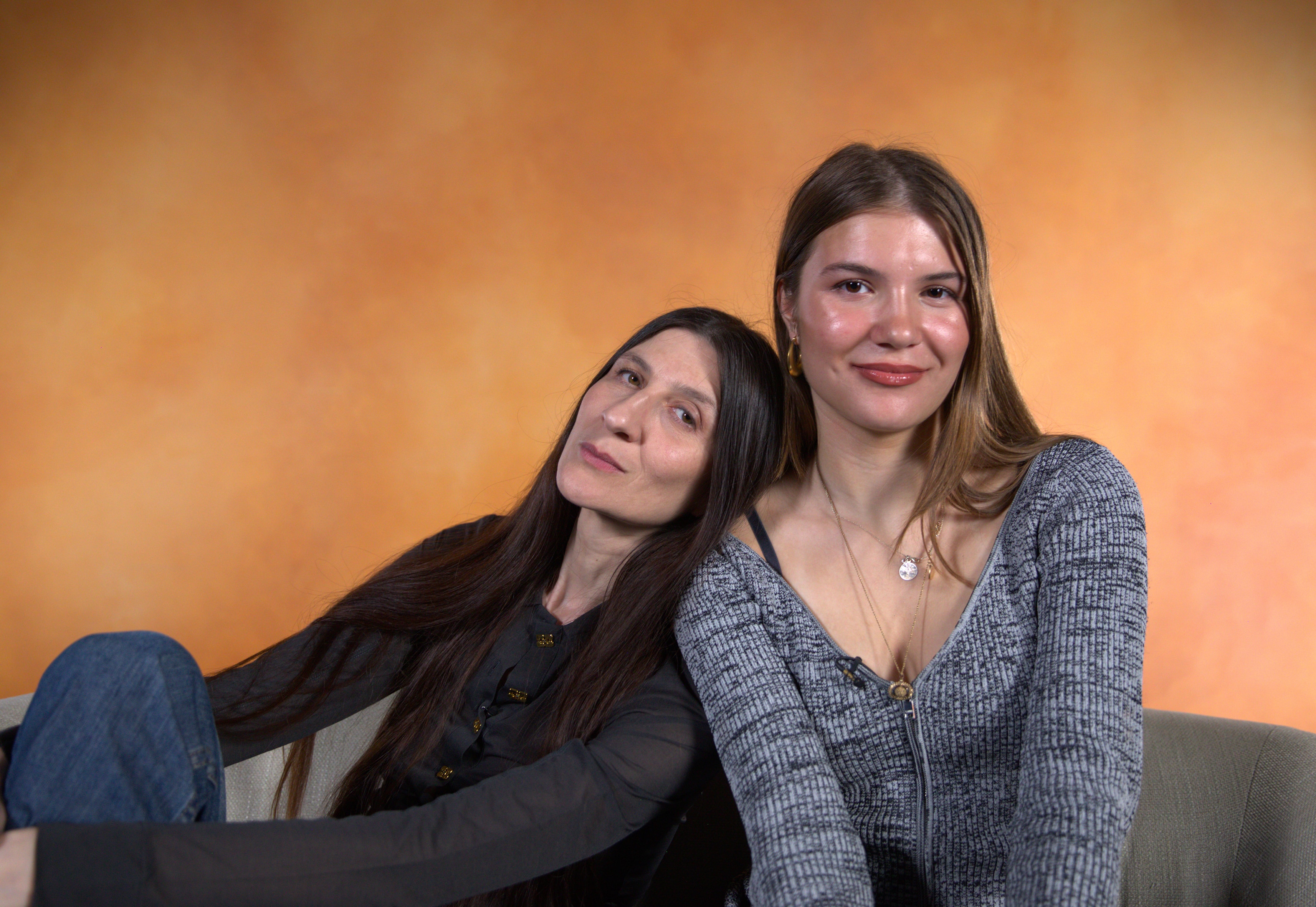 Mors pige: Ny dokumentarserie portrætterer relationen mellem mor og datter | Nyt fra DR | DR