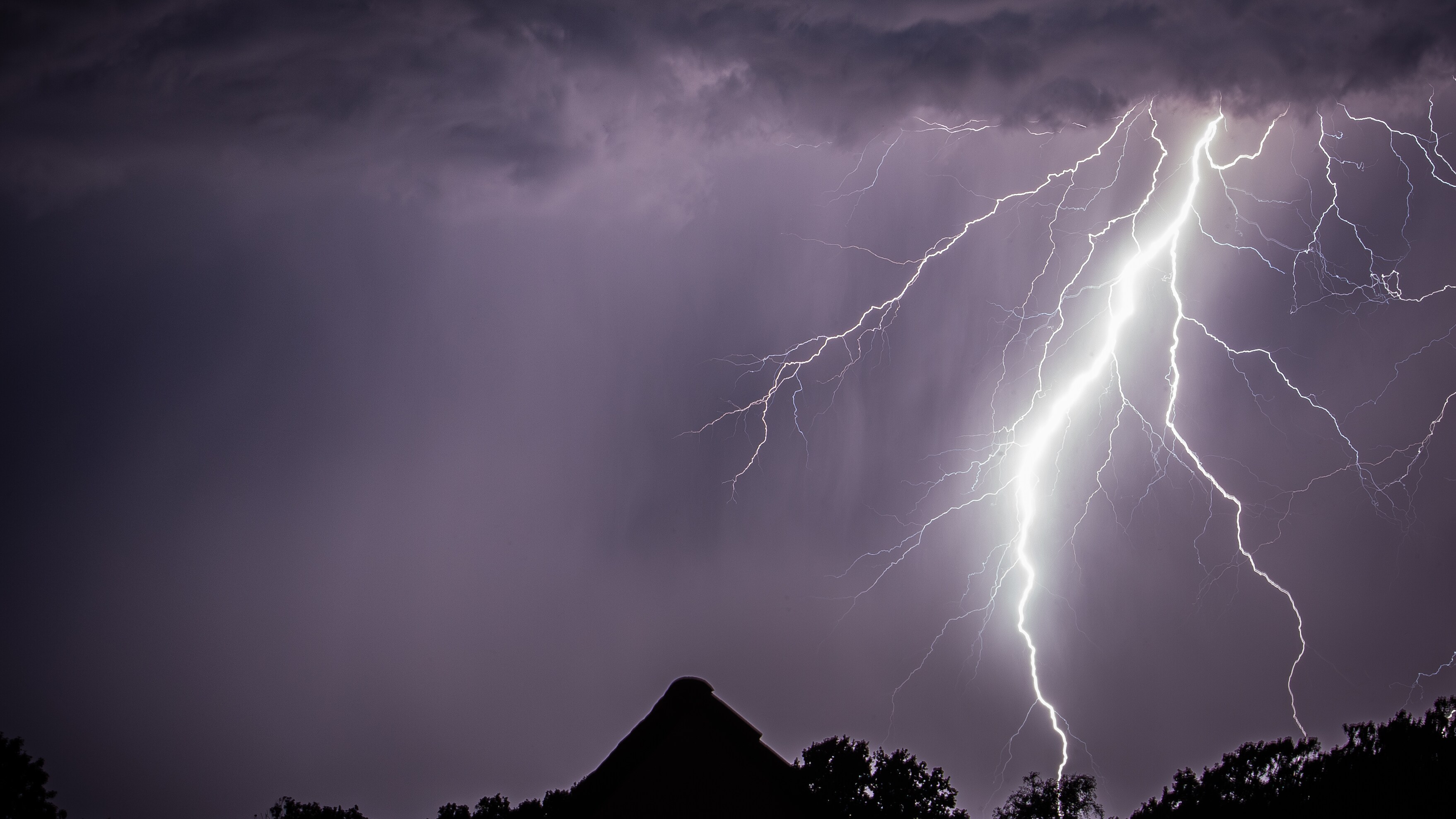 Færre og færre lyn på den danske himmel | Vejret | DR
