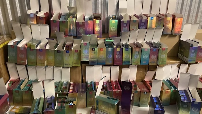 40.000 puff bars beslaglagt i juli | Nyheder | DR
