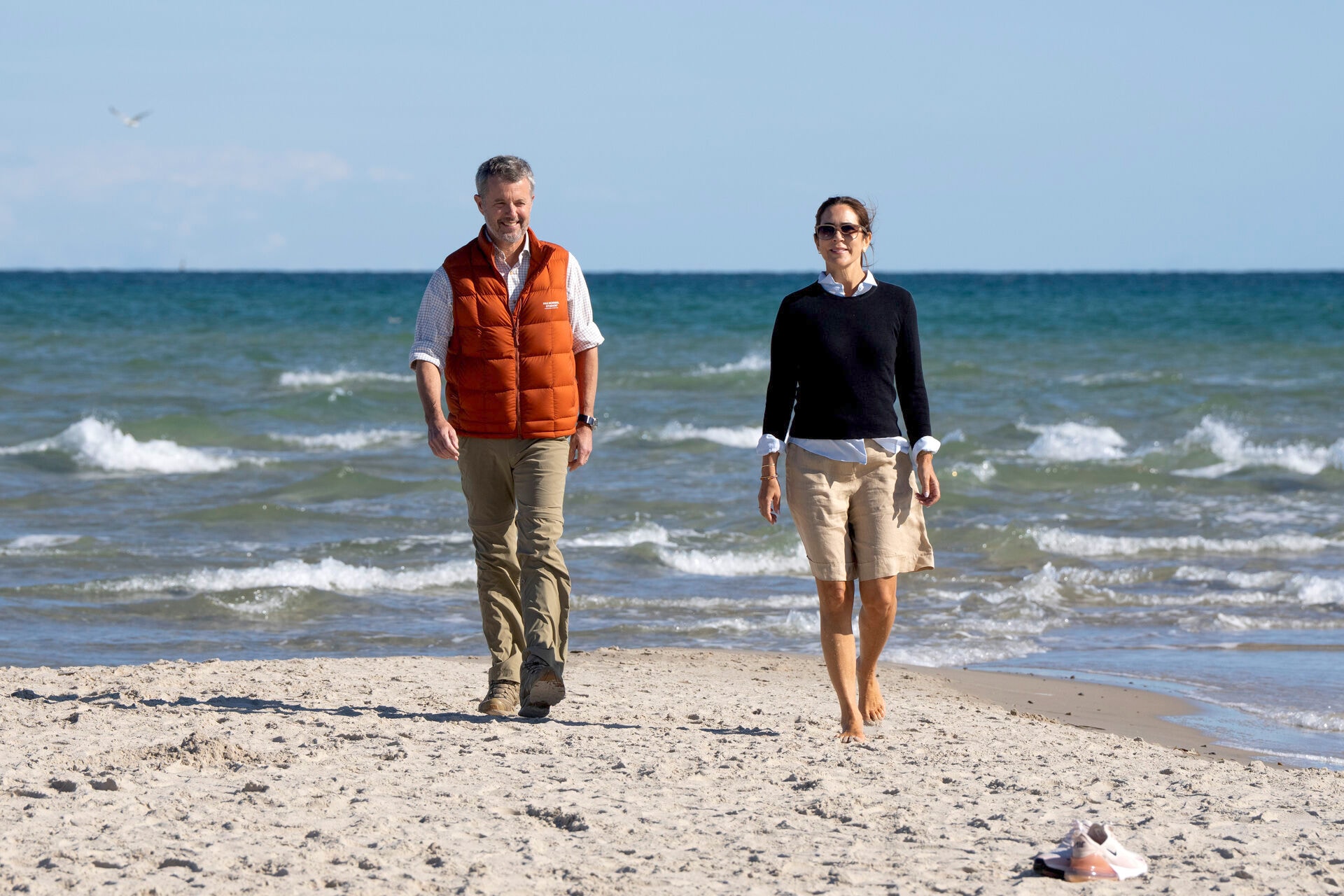 Kongeparret smed skoene og vadede mod Danmarks nordspids | Nyheder | DR