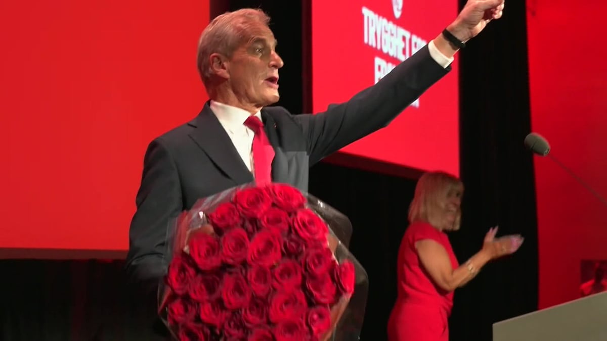 Jonas Gahr Støre kastede med roser og modtog hyldest efter valgsejr ...