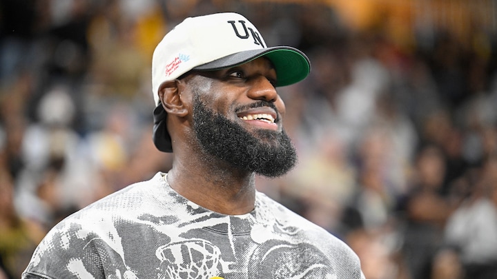 Superstjernen LeBron James snyder hele USA med cognac-reklame ...