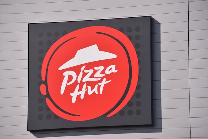 Pizza Hut går konkurs og lukker 13 danske restauranter | Nyheder | DR