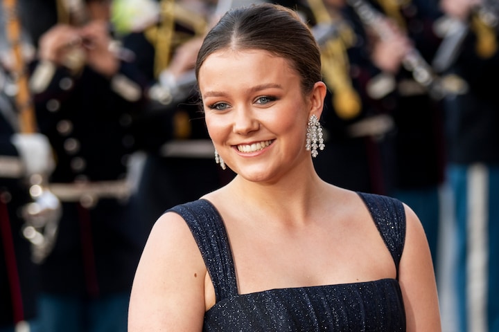 Prinsesse Isabella skal aftjene værnepligt | Indland | DR