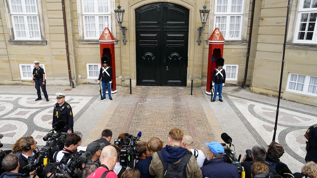 Flere overraskelser på regeringens nye ministerhold | Politik | DR