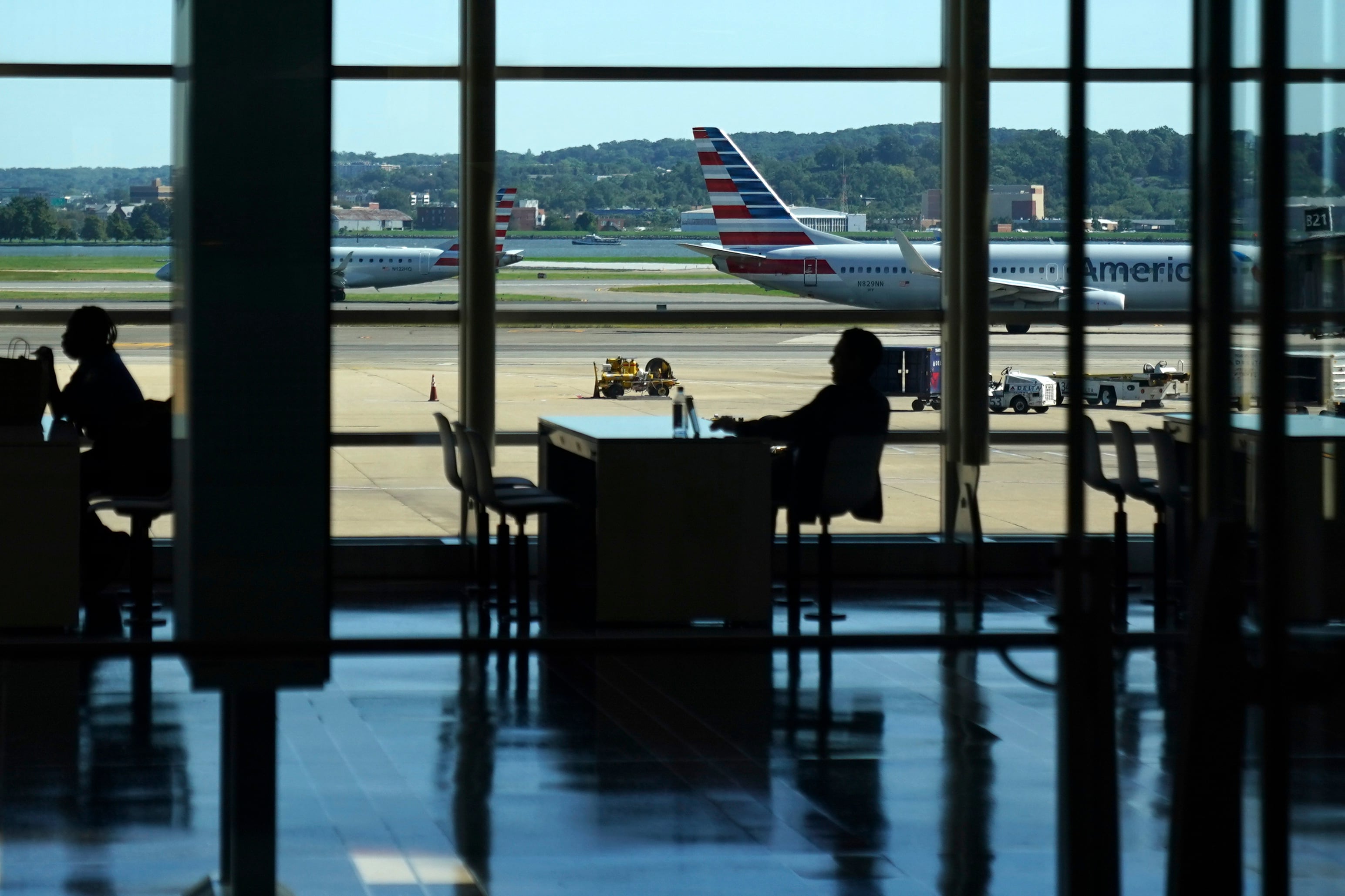 Kampen om fortællingen er i gang: Partier beskylder hinanden for USA's ...