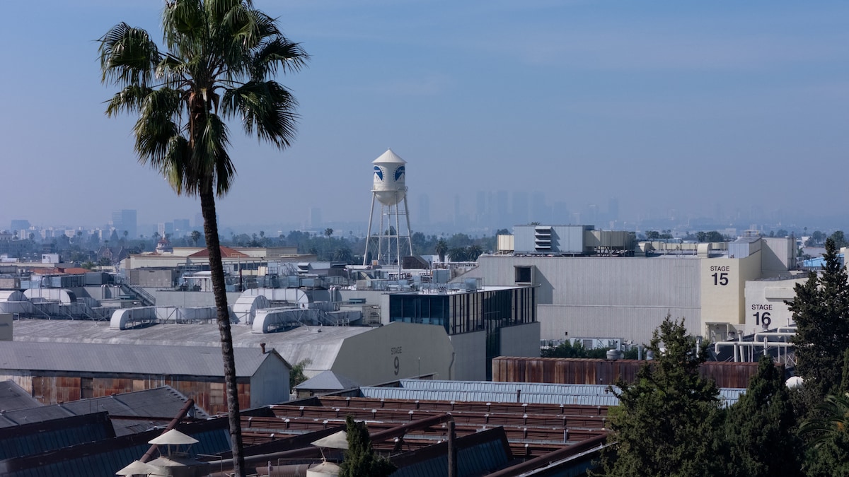 Paramount og Warner Bros. bekræfter kæmpehandel efter budkrig | Penge | DR
