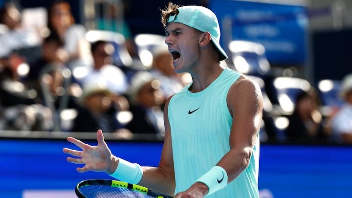 Holger Rune falder sammen i Tokyo | Kort sport | DR