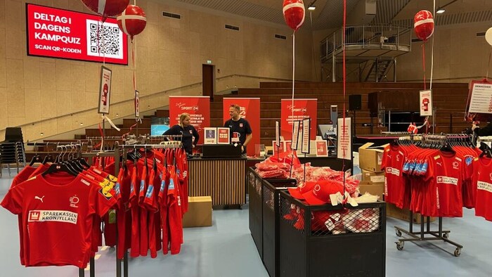 Guldboxen er klar til første landsholdskamp i Nykøbing Falster | Nyheder | DR