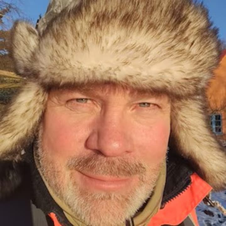 Sam Christensen er stadig frosset inde på lille ø | Indland | DR