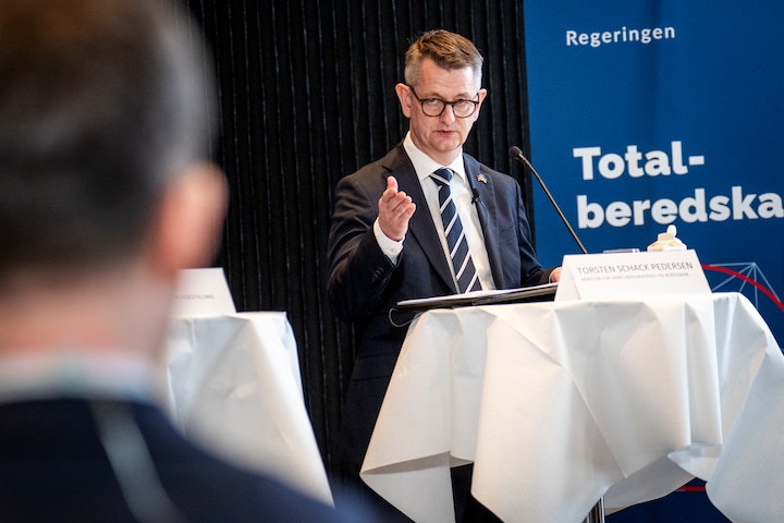 Rasmus Emborg vinder af DM i Debat 2026 | Nyheder | DR