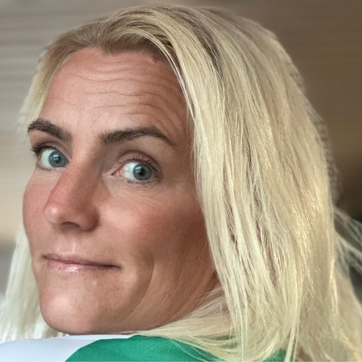 Karen fra Viborg har kørt gennem Saudi-Arabien i håbet om at komme hjem ...