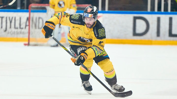 Tauson overvinder kinesisk hede og spiller sig videre i stor turnering | Kort sport | DR