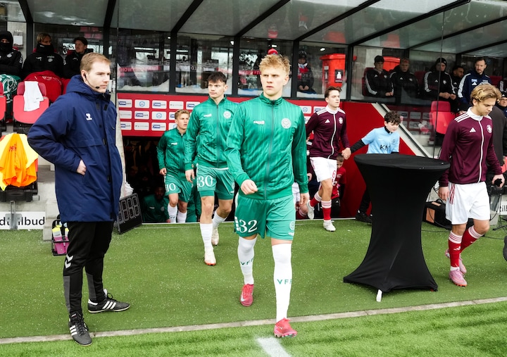 Studenterfest endte i tragedie, så nu besøger Viborg-talent gravsted ...