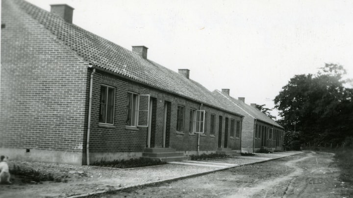 Anders Agger besøger 'Gaden' i Grenaa, hvor folk har lov til "at gå i ...