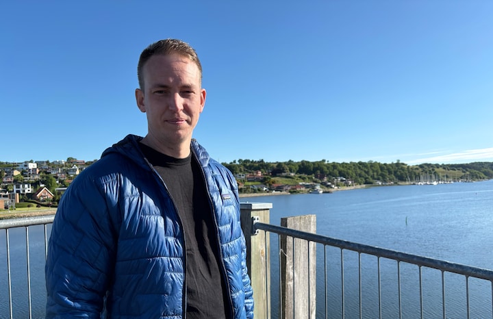 Skib har lækket olie i månedsvis: Kommune beder om hjælp | Indland | DR