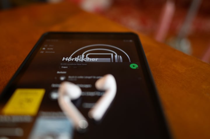 Spotify åbner for 300.000 lydbøger, men konkurrenten har is i maven | Indland | DR