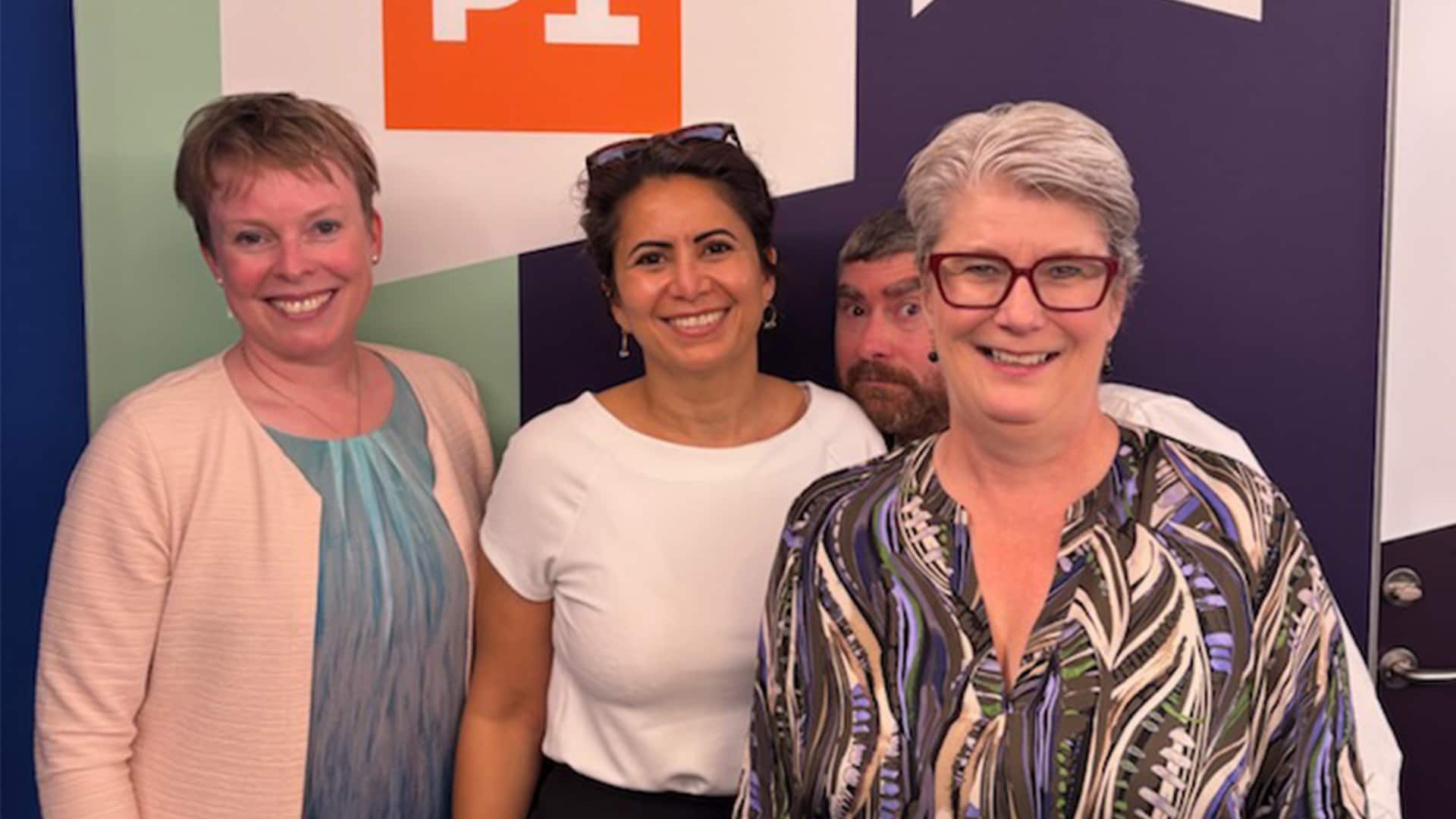Svingdøren | Gitte Lillelund Bech, Özlem Cekic og Joy Mogensen | Lyt ...