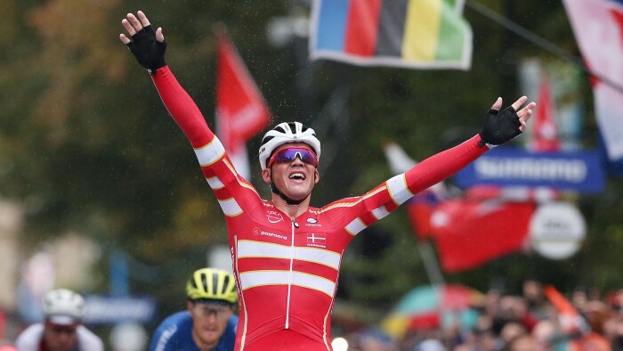 Mads Pedersen vinder VM-guld og skriver dansk cykelhistorie | Cykling | DR