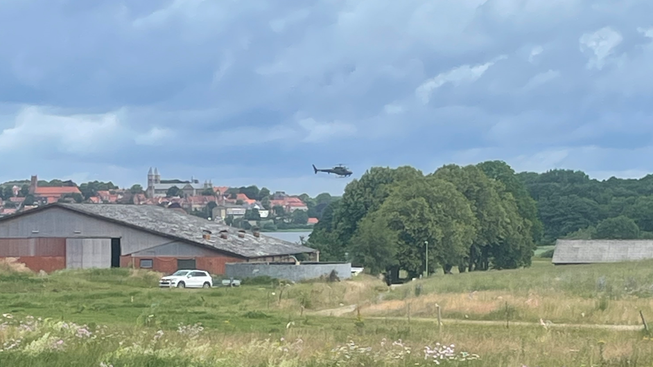 Studenter sætter fejring på pause, mens politiet leder efter forsvundet ...