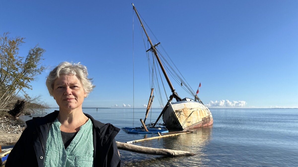 Strandet skib har ligget stille i månedsvis. Nu er der sket det, lokale ...