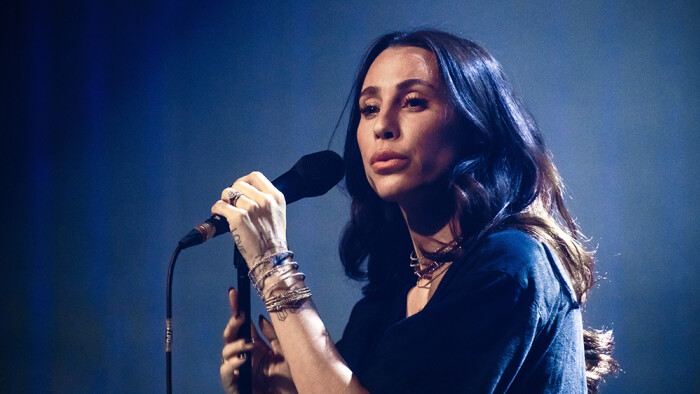 Medina om ærligt kæmpehit: 'Jeg var i virkeligheden selv ekstremt ensom ...