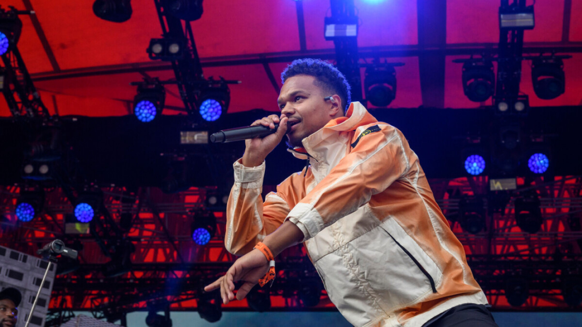 Åbnede Orange: Tog sin mor og kendte venner med på scenen | P3 | DR