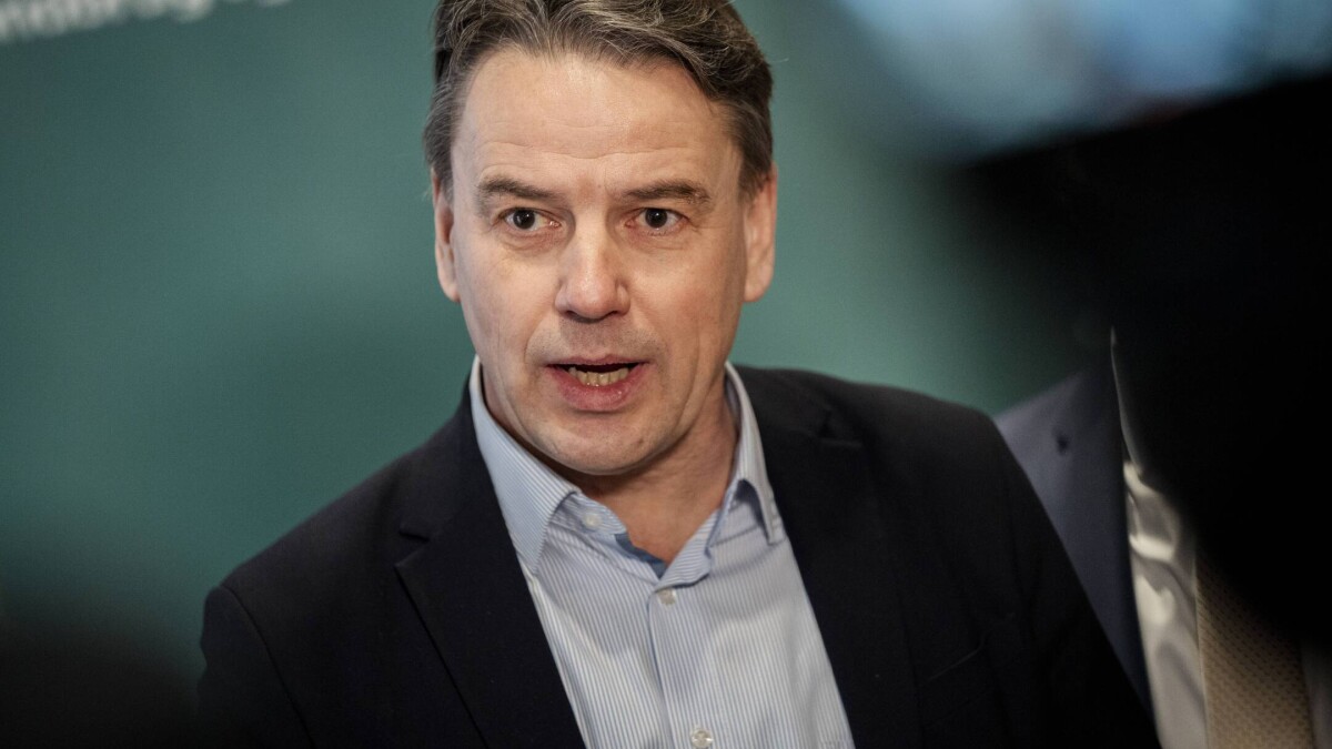 Christian Friis Bach bekræfter: Skifter til Venstre | Politik | DR
