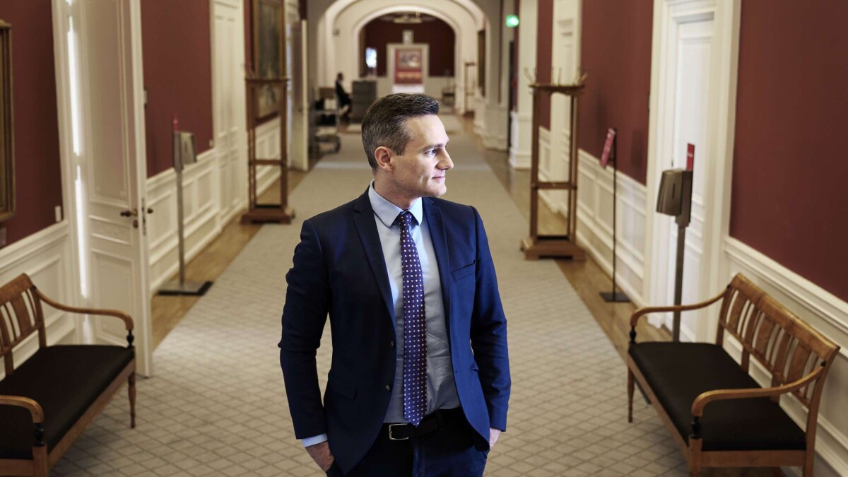 Med en afskedssalut til 'selvcentrerede' politikere gør Rasmus Jarlov klar til at sige farvel ...