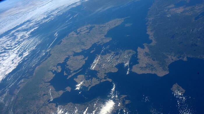 Idé: Virtual reality med Jorden set fra rummet kan ruste os psykisk ...