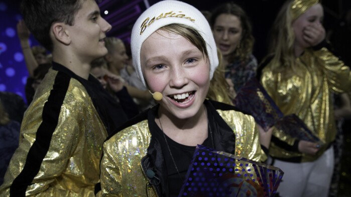 BILLEDER: Bastian blev den store ved MGP 2017 | Nyt fra DR | DR