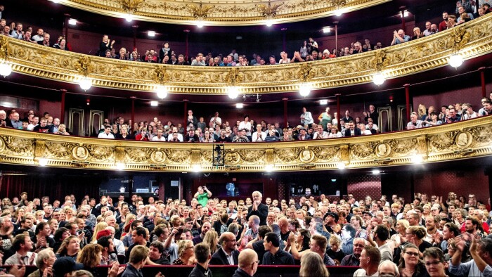 Det Kongelige Teater i gavehumør: Alle 18-årige inviteres gratis i ...