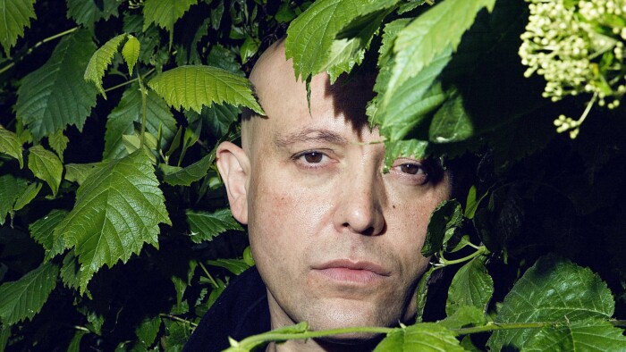 René Dif ude med ny single på dansk: Jeg er helt nøgen | Film og serier ...