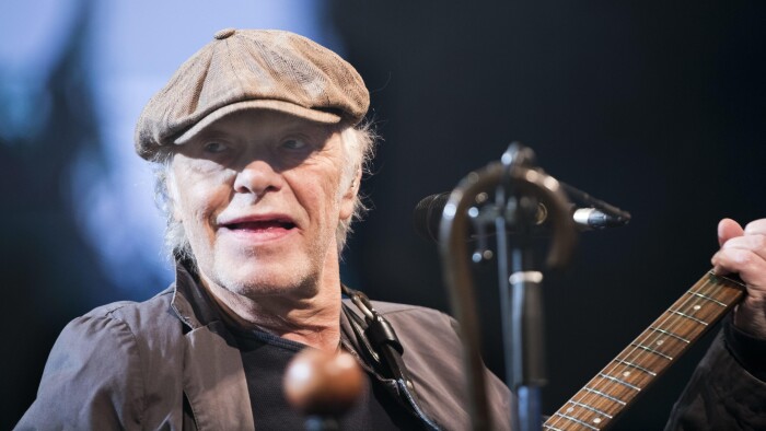 Nekrolog: Generationers stemme er slukket med Kim Larsens død | Musik | DR