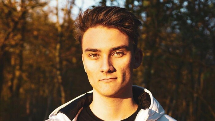 Dansk youtuber har angst og stress: 'Folk råber efter mig på gaden og ...