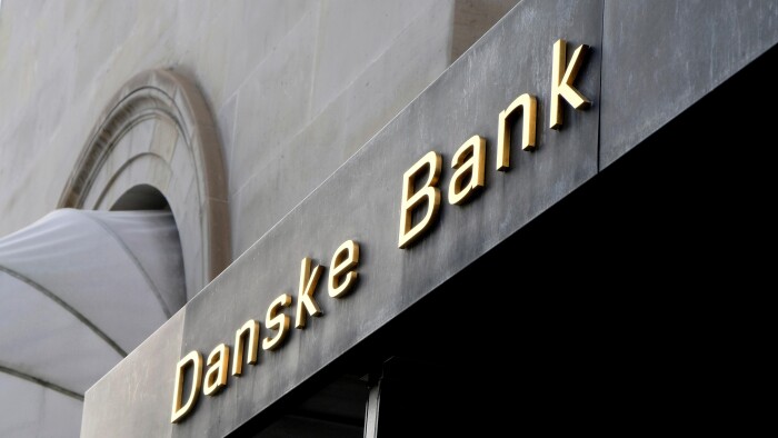 Danske Bank nedlægger 400 stillinger | Penge | DR