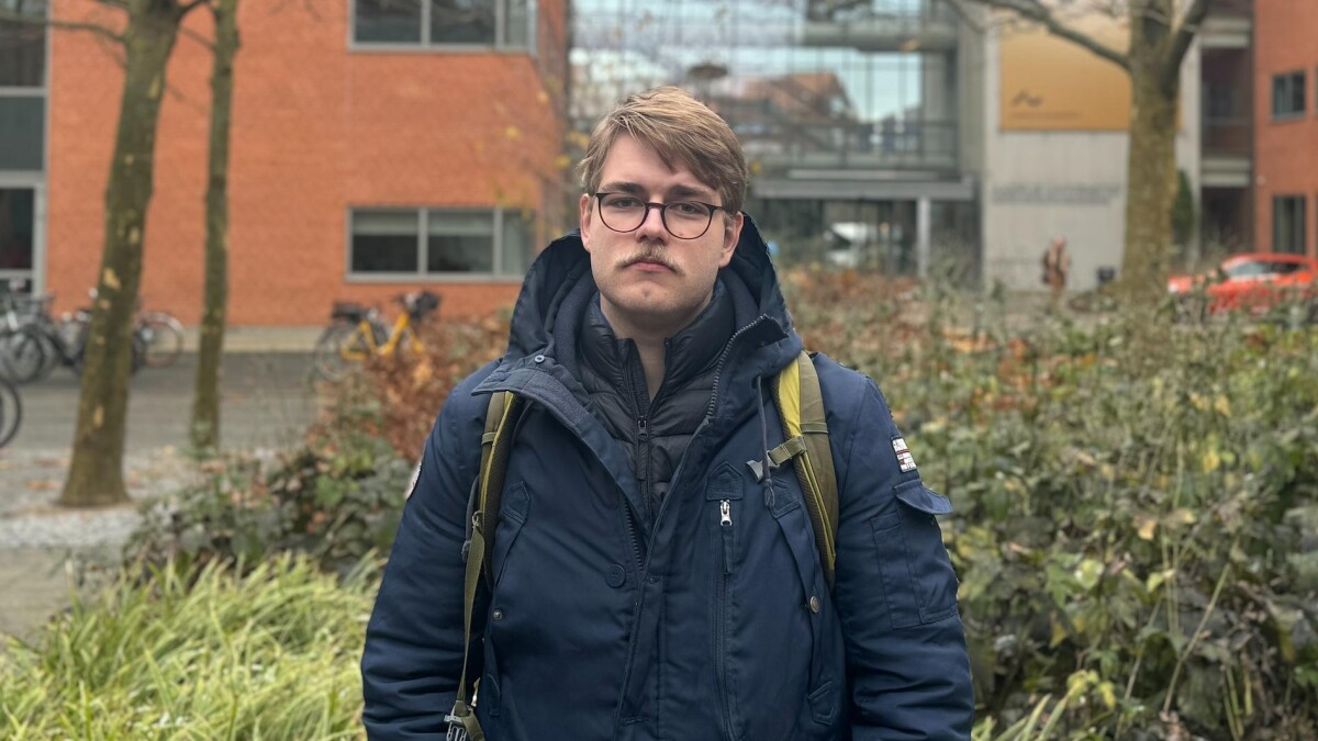 Med en falsk sms blev Aksel franarret 30.000 kroner | Penge | DR